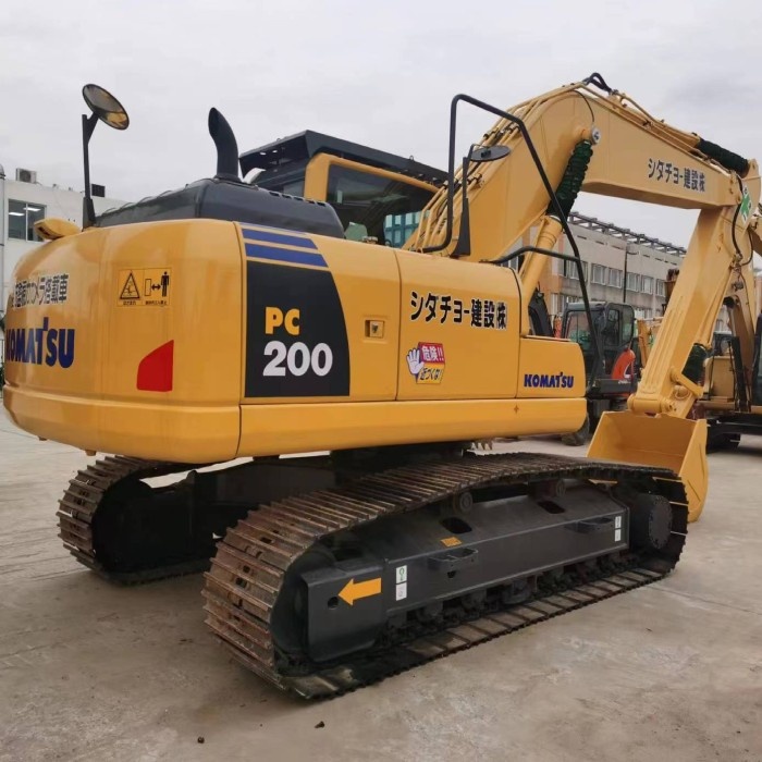 KOMATSU PC200-8N1