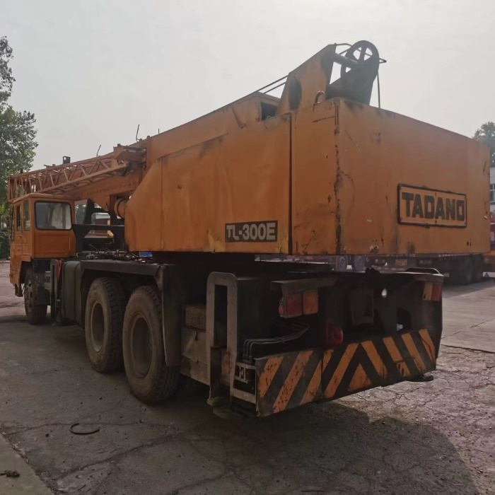 TADANO TL300E