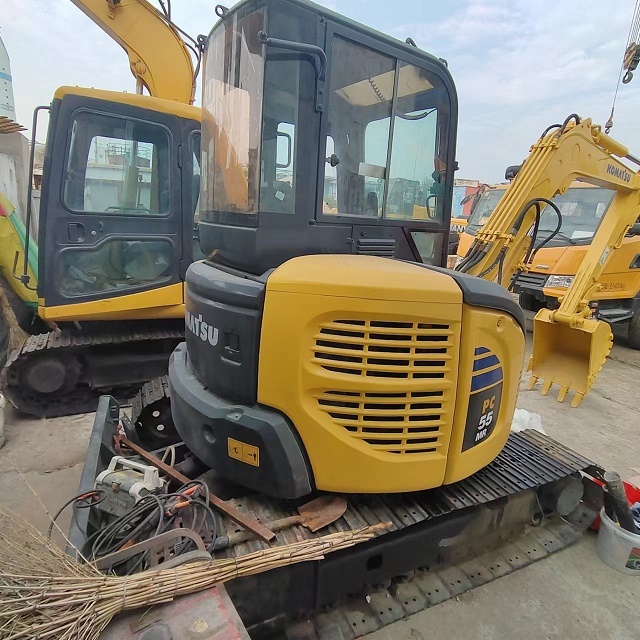 KOMATSU PC55