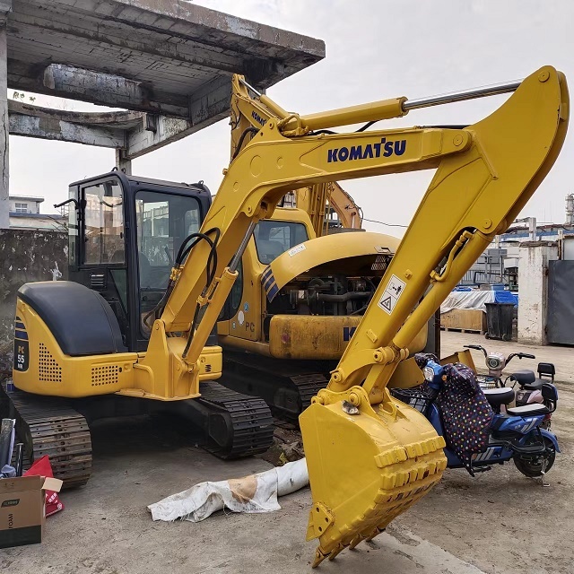 KOMATSU PC55