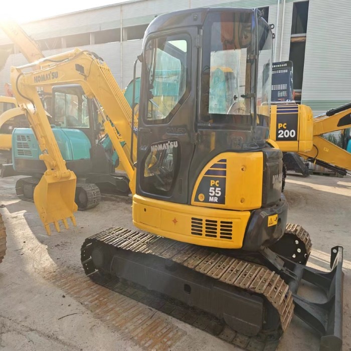 KOMATSU PC55MR
